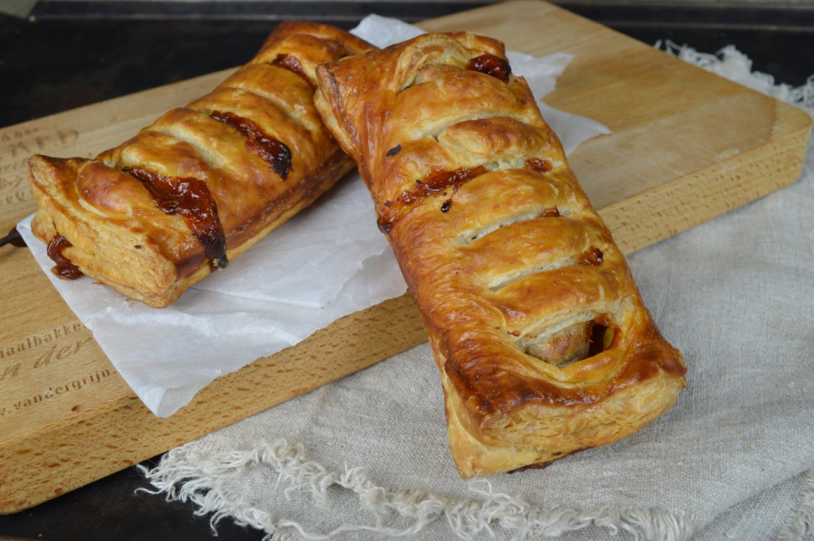 Frikandelbroodje bestellen | Bakkerij van der Grijn